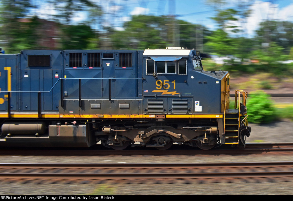 CSX 951 Pan Shot